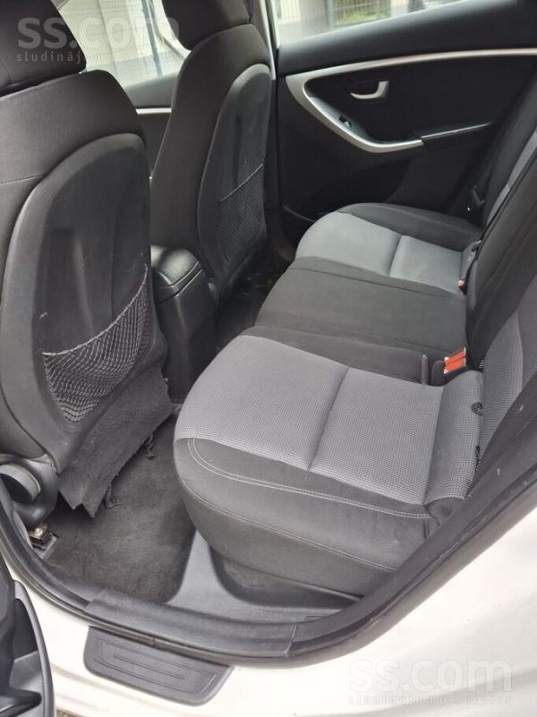 Balts Hyundai i30 2013 Rīga, ar dzinēja tilpumu 1.60 L un nobraukumu 306 tūkst. km par 3000 €, foto 6 vietnē AUTOMOTO.COM.LV