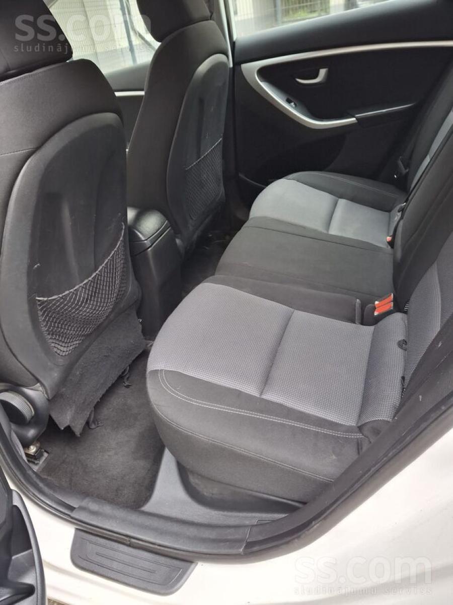 Balts Hyundai i30 2013 Rīga, ar dzinēja tilpumu 1.60 L un nobraukumu 306 tūkst. km par 3000 €, foto 7 vietnē AUTOMOTO.COM.LV