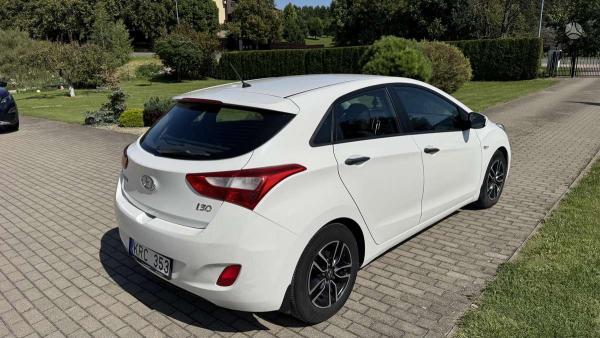 Белый Хендай i30 2013 в Электренай, объемом двигателя 1.40 л и пробегом 240 тыс. км за 3900 €, фото 4 на AUTOMOTO.COM.LV