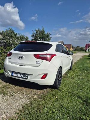 Balts Hyundai i30 2013 Šauļi, ar dzinēja tilpumu 1.58 L un nobraukumu 271 tūkst. km par 4200 €, foto 4 vietnē AUTOMOTO.COM.LV