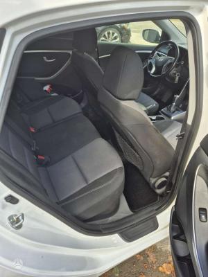 Balts Hyundai i30 2013 Šauļi, ar dzinēja tilpumu 1.58 L un nobraukumu 271 tūkst. km par 4200 €, foto 9 vietnē AUTOMOTO.COM.LV