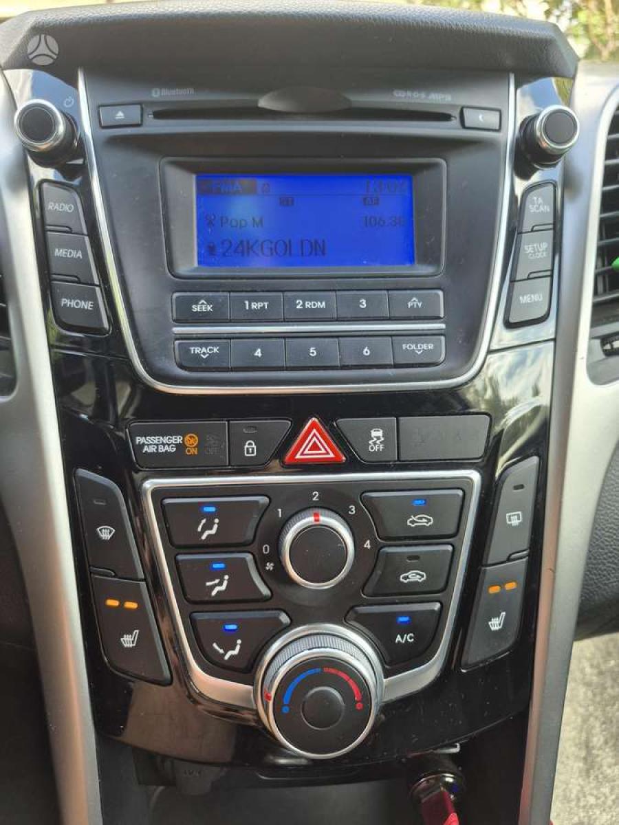 Balts Hyundai i30 2013 Šauļi, ar dzinēja tilpumu 1.58 L un nobraukumu 271 tūkst. km par 4200 €, foto 11 vietnē AUTOMOTO.COM.LV