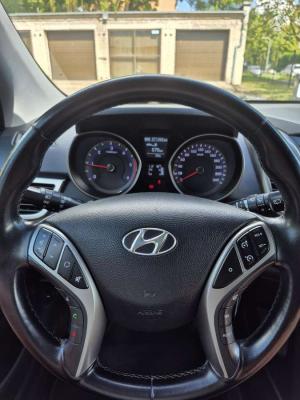 Balts Hyundai i30 2013 Šauļi, ar dzinēja tilpumu 1.58 L un nobraukumu 271 tūkst. km par 4200 €, foto 12 vietnē AUTOMOTO.COM.LV