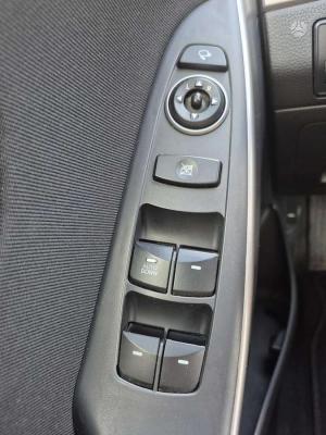 Balts Hyundai i30 2013 Šauļi, ar dzinēja tilpumu 1.58 L un nobraukumu 271 tūkst. km par 4200 €, foto 15 vietnē AUTOMOTO.COM.LV