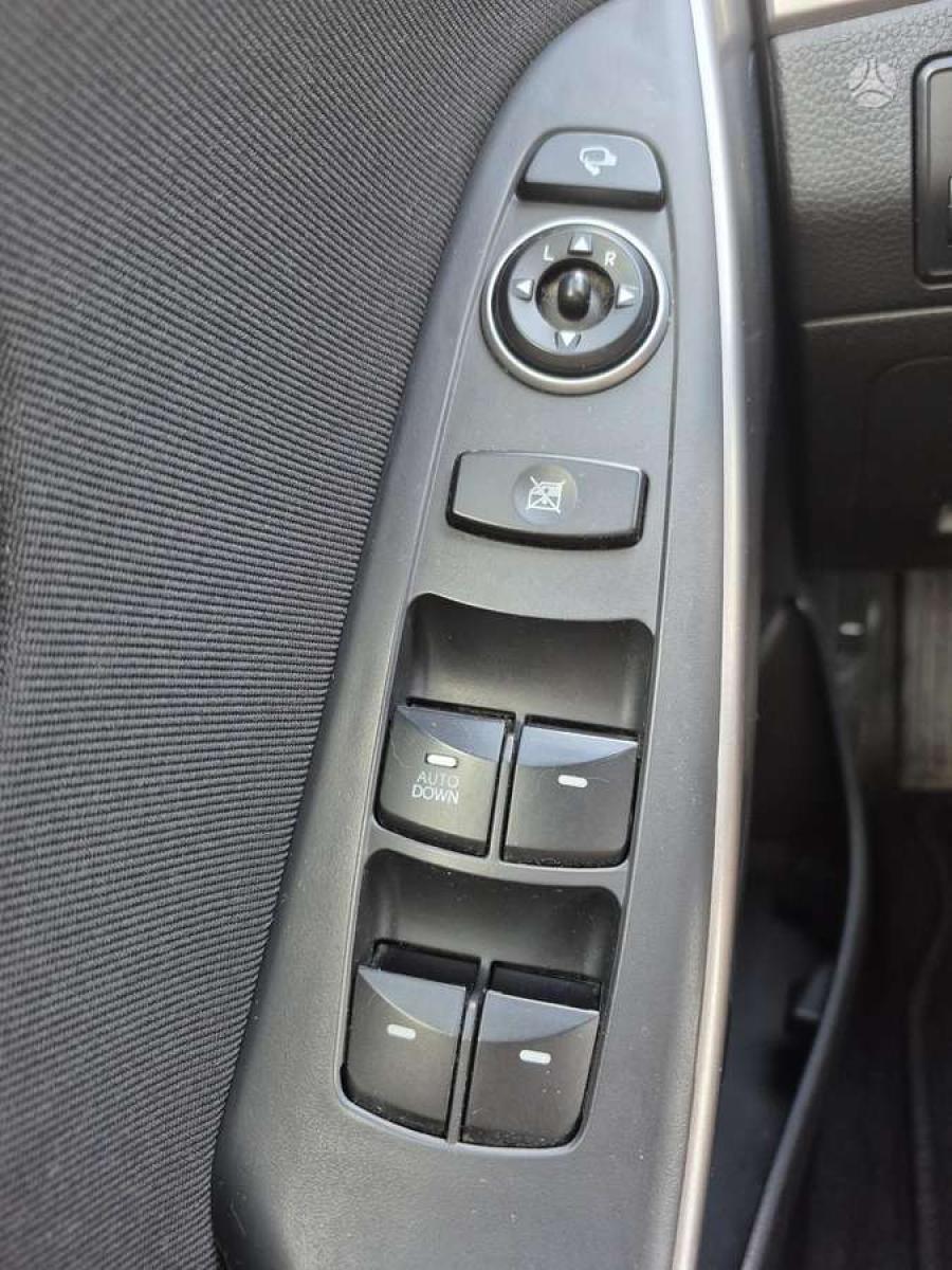 Balts Hyundai i30 2013 Šauļi, ar dzinēja tilpumu 1.58 L un nobraukumu 271 tūkst. km par 4200 €, foto 15 vietnē AUTOMOTO.COM.LV