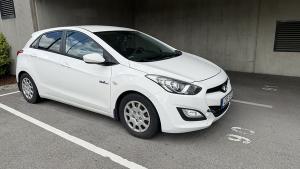 Balts Hyundai i30 2013 Tallina, ar dzinēja tilpumu 1.40 L un nobraukumu 186 tūkst. km par 3500 €, foto  vietnē AUTOMOTO.COM.LV
