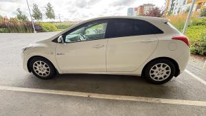 Balts Hyundai i30 2013 Tallina, ar dzinēja tilpumu 1.40 L un nobraukumu 186 tūkst. km par 3500 €, foto 3 vietnē AUTOMOTO.COM.LV