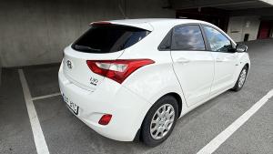 Balts Hyundai i30 2013 Tallina, ar dzinēja tilpumu 1.40 L un nobraukumu 186 tūkst. km par 3500 €, foto 4 vietnē AUTOMOTO.COM.LV