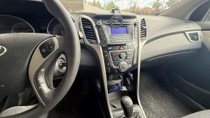 Balts Hyundai i30 2013 Tallina, ar dzinēja tilpumu 1.40 L un nobraukumu 186 tūkst. km par 3500 €, foto 5 vietnē AUTOMOTO.COM.LV
