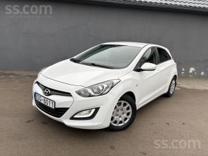 White Hyundai i30 2014 in Jelgava, with an engine capacity of 1.40 L and mileage of 226 thousand km for 3700 €, photo 2 on AUTOMOTO.COM.LV