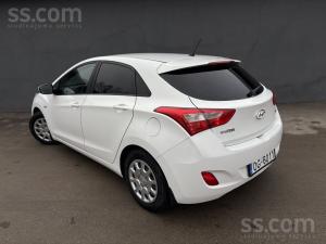 White Hyundai i30 2014 in Jelgava, with an engine capacity of 1.40 L and mileage of 226 thousand km for 3700 €, photo 5 on AUTOMOTO.COM.LV