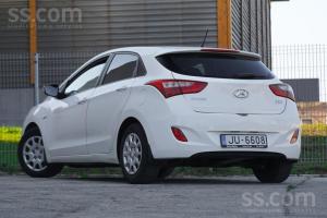 Белый Хендай i30 2014 в Рига, объемом двигателя 1.40 л и пробегом 224 тыс. км за 3990 €, фото 4 на AUTOMOTO.COM.LV
