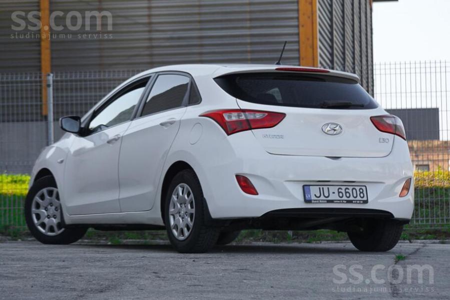 Белый Хендай i30 2014 в Рига, объемом двигателя 1.40 л и пробегом 224 тыс. км за 3990 €, фото 4 на AUTOMOTO.COM.LV