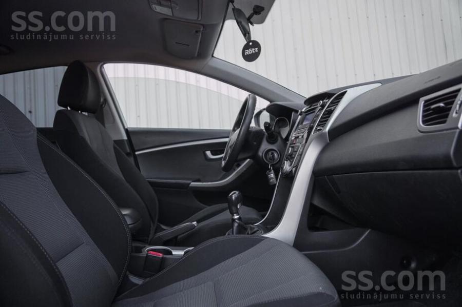 Белый Хендай i30 2014 в Рига, объемом двигателя 1.40 л и пробегом 224 тыс. км за 3990 €, фото 7 на AUTOMOTO.COM.LV