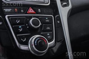 Белый Хендай i30 2014 в Рига, объемом двигателя 1.40 л и пробегом 224 тыс. км за 3990 €, фото 14 на AUTOMOTO.COM.LV