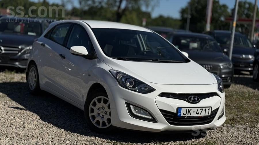 Белый Хендай i30 2014 в Рига, объемом двигателя 1.40 л и пробегом 188 тыс. км за 3590 €, фото 1 на AUTOMOTO.COM.LV