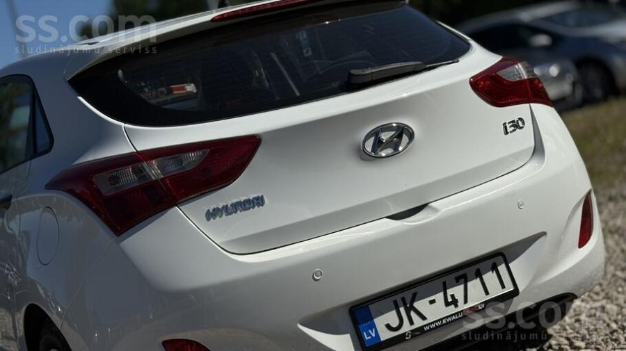 Белый Хендай i30 2014 в Рига, объемом двигателя 1.40 л и пробегом 188 тыс. км за 3590 €, фото 7 на AUTOMOTO.COM.LV