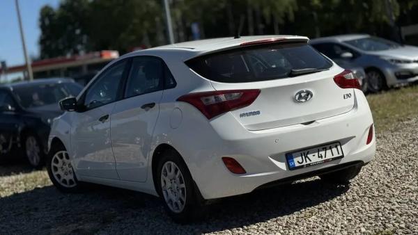Белый Хендай i30 2014 в Елгава, объемом двигателя 1.40 л и пробегом 188 тыс. км за 3590 €, фото 4 на AUTOMOTO.COM.LV
