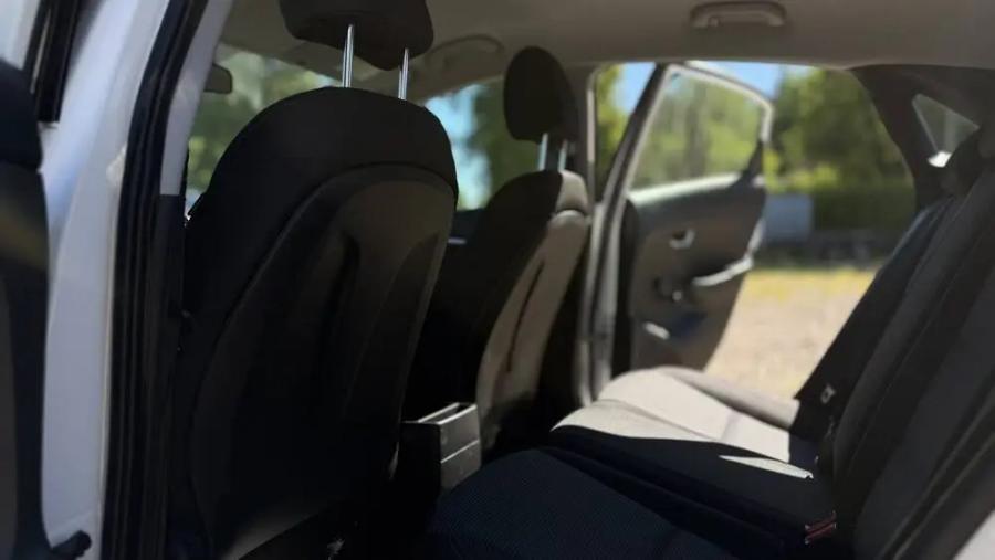 Balts Hyundai i30 2014 Jelgava, ar dzinēja tilpumu 1.40 L un nobraukumu 188 tūkst. km par 3590 €, foto 11 vietnē AUTOMOTO.COM.LV