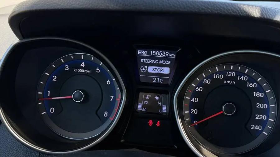 Balts Hyundai i30 2014 Jelgava, ar dzinēja tilpumu 1.40 L un nobraukumu 188 tūkst. km par 3590 €, foto 13 vietnē AUTOMOTO.COM.LV