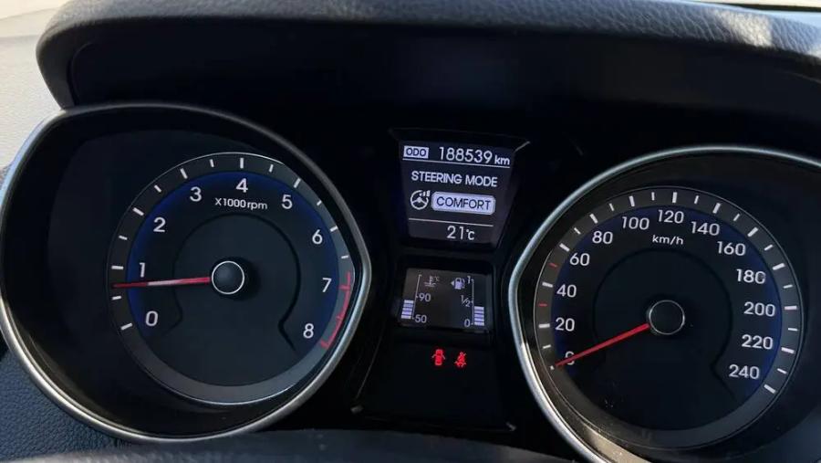 Balts Hyundai i30 2014 Jelgava, ar dzinēja tilpumu 1.40 L un nobraukumu 188 tūkst. km par 3590 €, foto 14 vietnē AUTOMOTO.COM.LV