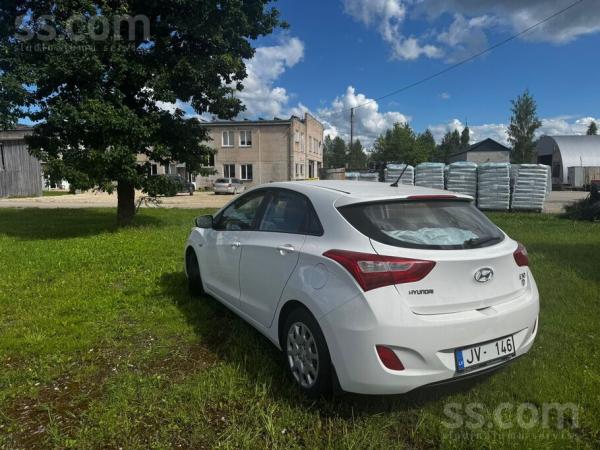 Balts Hyundai i30 2014 Rīga, ar dzinēja tilpumu 1.40 L un nobraukumu 185 tūkst. km par 3900 €, foto 3 vietnē AUTOMOTO.COM.LV