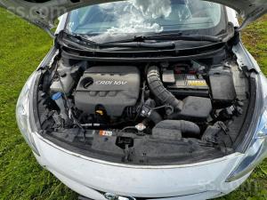 White Hyundai i30 2014 in Riga, with an engine capacity of 1.40 L and mileage of 185 thousand km for 3900 €, photo 6 on AUTOMOTO.COM.LV