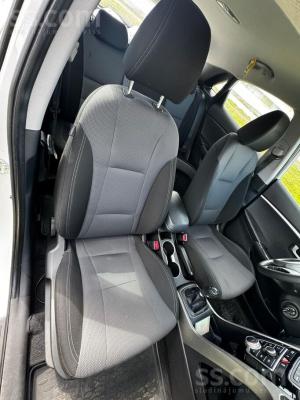 White Hyundai i30 2014 in Riga, with an engine capacity of 1.40 L and mileage of 185 thousand km for 3900 €, photo 7 on AUTOMOTO.COM.LV