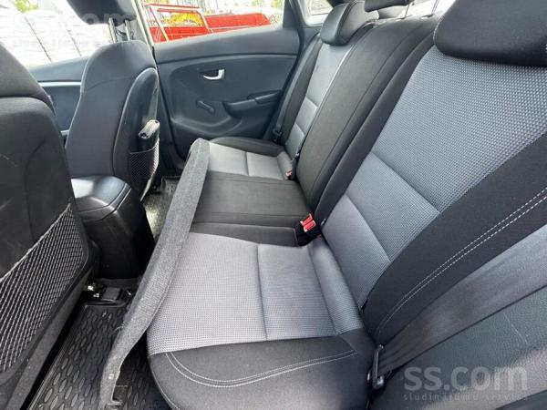 Balts Hyundai i30 2014 Rīga, ar dzinēja tilpumu 1.40 L un nobraukumu 185 tūkst. km par 3900 €, foto 8 vietnē AUTOMOTO.COM.LV