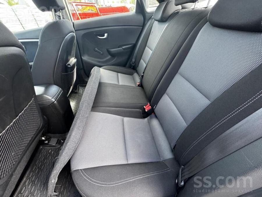 White Hyundai i30 2014 in Riga, with an engine capacity of 1.40 L and mileage of 185 thousand km for 3900 €, photo 9 on AUTOMOTO.COM.LV