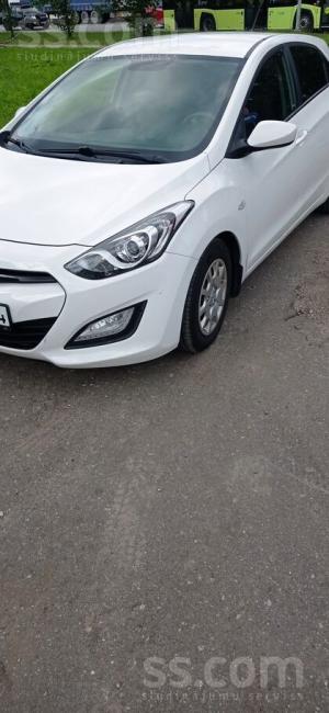 White Hyundai i30 2014 in Riga, with an engine capacity of 1.40 L and mileage of 380 thousand km for 3210 €, photo  on AUTOMOTO.COM.LV