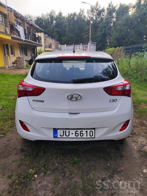 White Hyundai i30 2014 in Riga, with an engine capacity of 1.40 L and mileage of 178 thousand km for 3200 €, photo 4 on AUTOMOTO.COM.LV