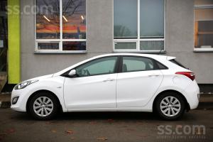 Balts Hyundai i30 2015 Rīga, ar dzinēja tilpumu 1.40 L un nobraukumu 133 tūkst. km par 5495 €, foto 2 vietnē AUTOMOTO.COM.LV