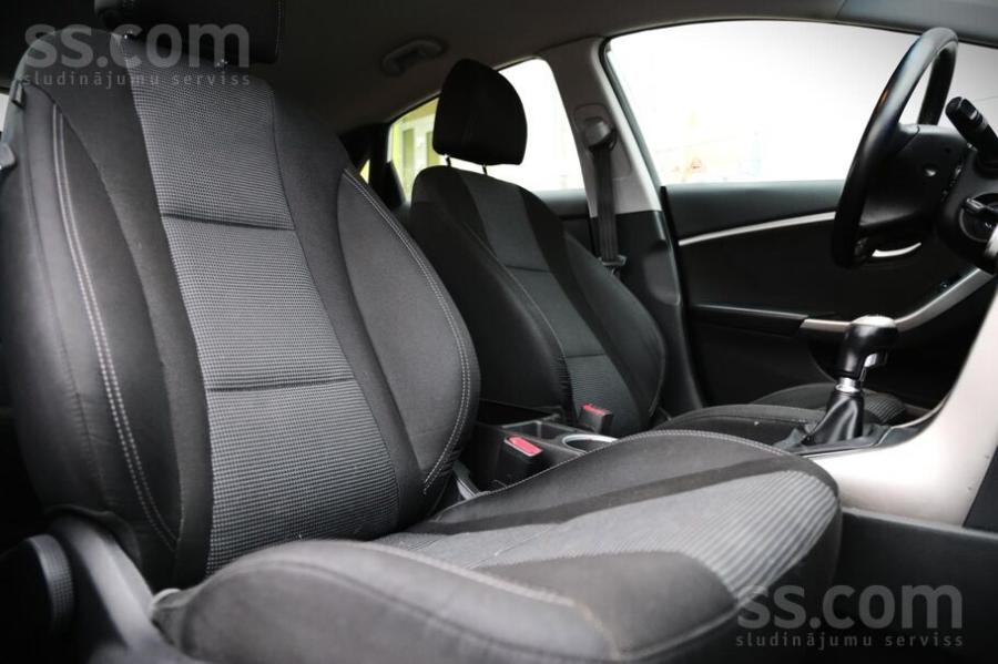 Balts Hyundai i30 2015 Rīga, ar dzinēja tilpumu 1.40 L un nobraukumu 133 tūkst. km par 5495 €, foto 13 vietnē AUTOMOTO.COM.LV