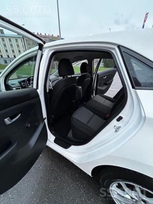 White Hyundai i30 2015 in Riga, with an engine capacity of 1.40 L and mileage of 161 thousand km for 4900 €, photo 10 on AUTOMOTO.COM.LV
