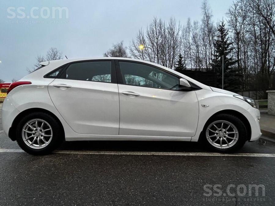 White Hyundai i30 2015 in Riga, with an engine capacity of 1.40 L and mileage of 161 thousand km for 4900 €, photo 12 on AUTOMOTO.COM.LV