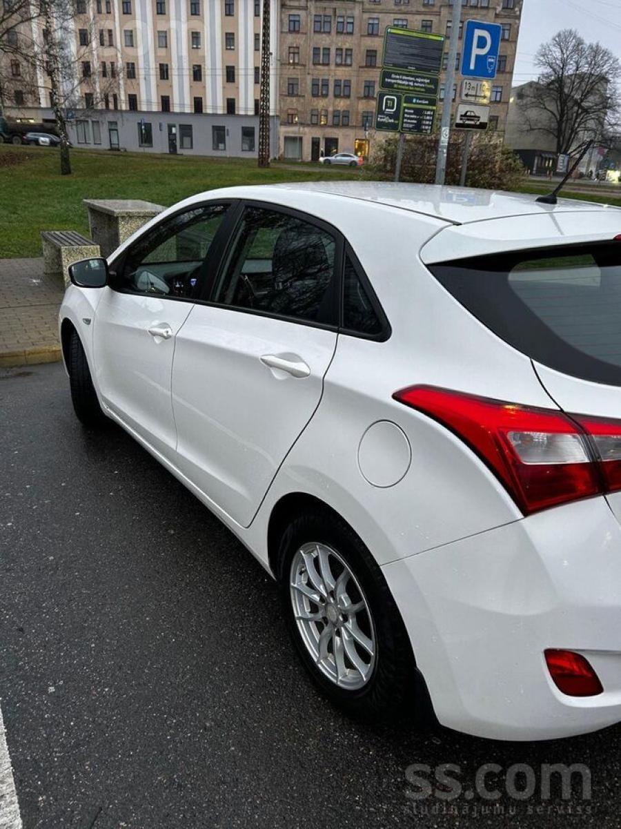 White Hyundai i30 2015 in Riga, with an engine capacity of 1.40 L and mileage of 161 thousand km for 4900 €, photo 15 on AUTOMOTO.COM.LV