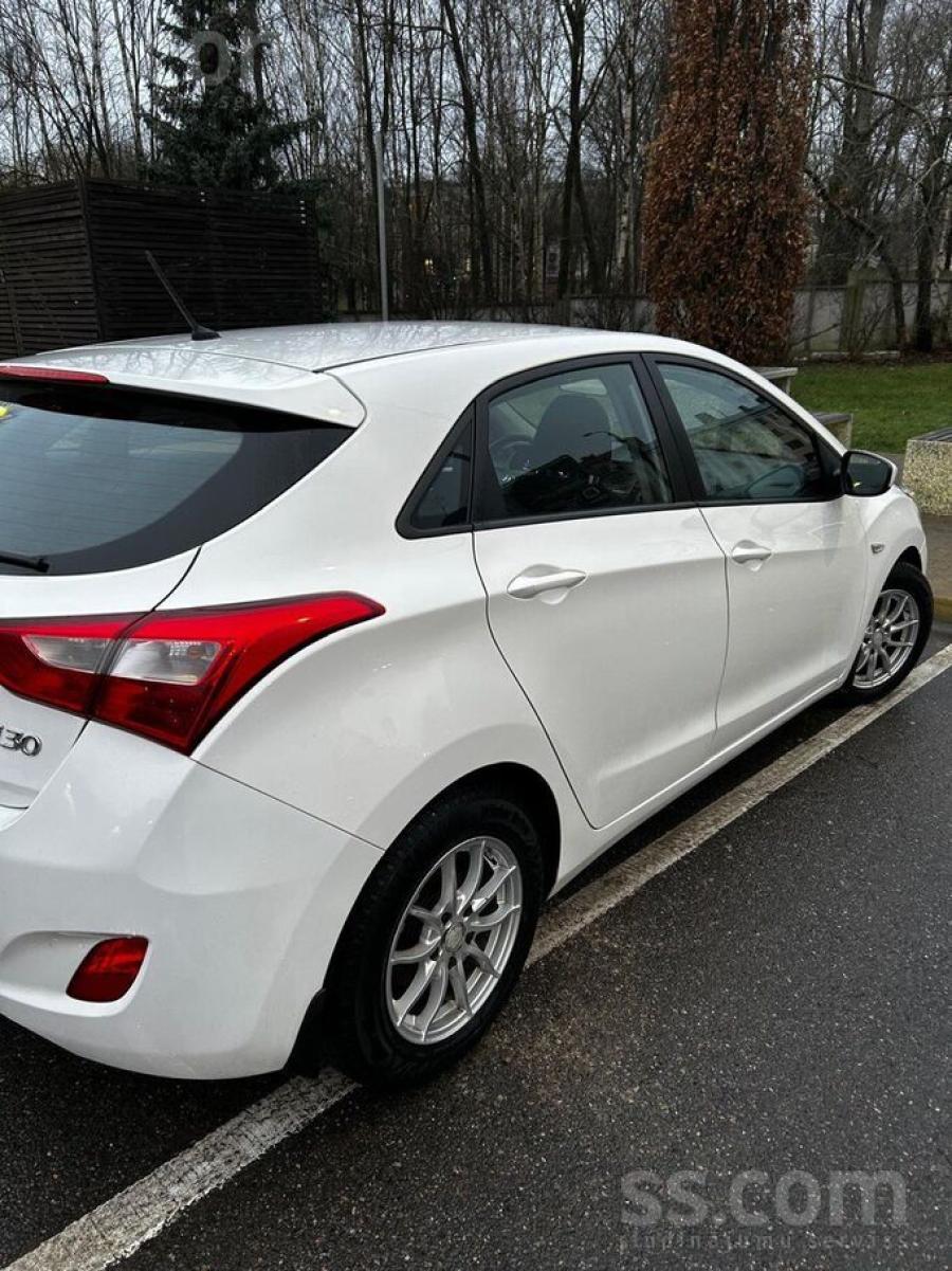 White Hyundai i30 2015 in Riga, with an engine capacity of 1.40 L and mileage of 161 thousand km for 4900 €, photo 16 on AUTOMOTO.COM.LV