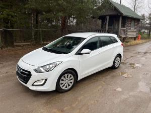 White Hyundai i30 2016 in Utena, with an engine capacity of 1.58 L and mileage of 300 thousand km for 4350 €, photo  on AUTOMOTO.COM.LV