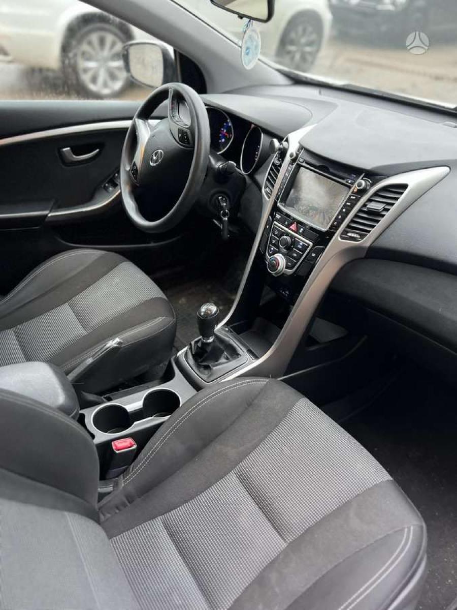 Balts Hyundai i30 2016 Utena, ar dzinēja tilpumu 1.58 L un nobraukumu 300 tūkst. km par 4350 €, foto 11 vietnē AUTOMOTO.COM.LV