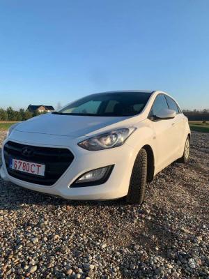 White Hyundai i30 2016 in Klaipeda, with an engine capacity of 1.40 L and mileage of 207 thousand km for 5300 €, photo  on AUTOMOTO.COM.LV