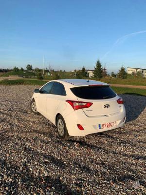 White Hyundai i30 2016 in Klaipeda, with an engine capacity of 1.40 L and mileage of 207 thousand km for 5300 €, photo 8 on AUTOMOTO.COM.LV