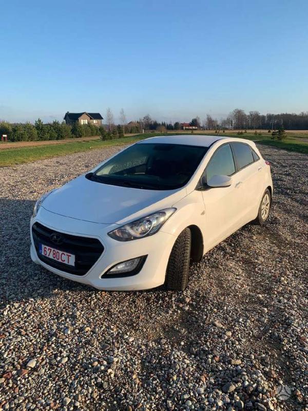 White Hyundai i30 2016 in Klaipeda, with an engine capacity of 1.40 L and mileage of 207 thousand km for 5300 €, photo 9 on AUTOMOTO.COM.LV