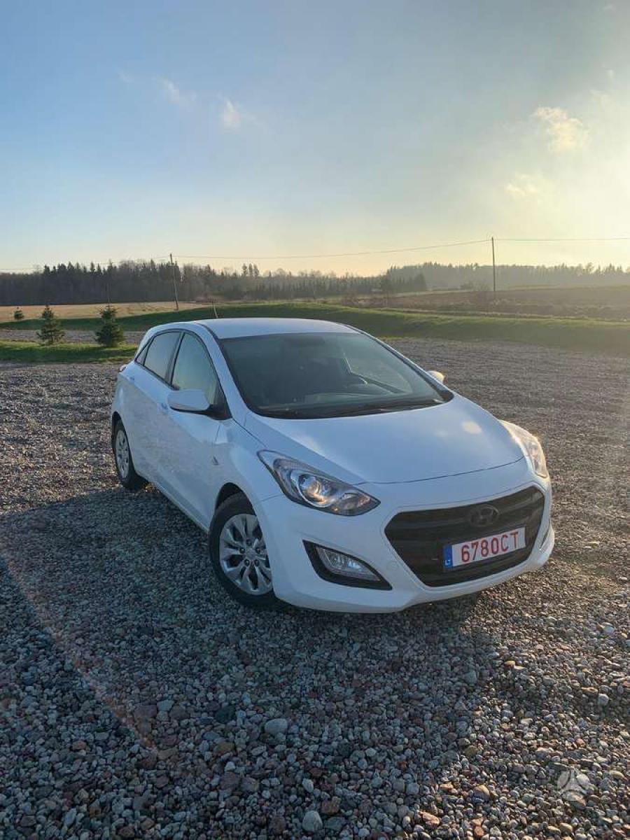 White Hyundai i30 2016 in Klaipeda, with an engine capacity of 1.40 L and mileage of 207 thousand km for 5300 €, photo 10 on AUTOMOTO.COM.LV