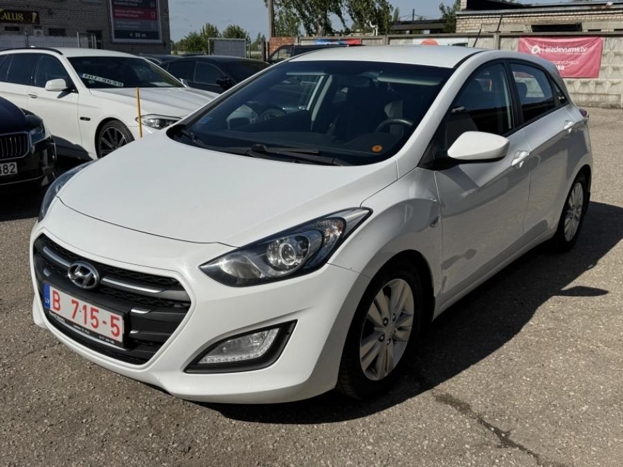 Белый Хендай i30 2016 в Рига, объемом двигателя 1.40 л и пробегом 165 тыс. км за 7500 €, фото 3 на AUTOMOTO.COM.LV
