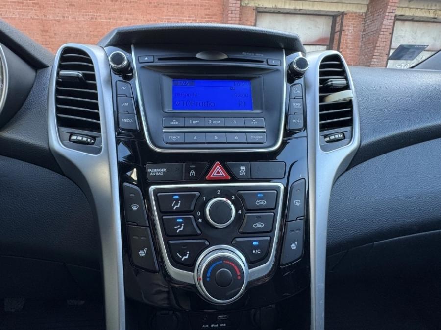 Белый Хендай i30 2016 в Рига, объемом двигателя 1.40 л и пробегом 165 тыс. км за 7500 €, фото 21 на AUTOMOTO.COM.LV