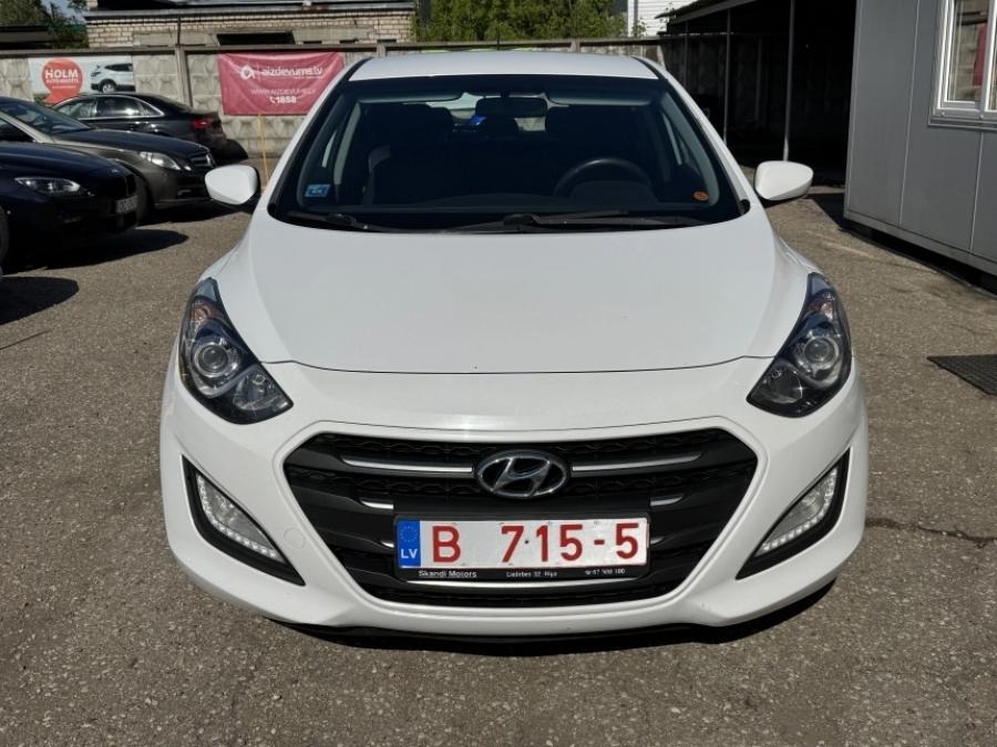 Белый Хендай i30 2016 в Рига, объемом двигателя 1.40 л и пробегом 165 тыс. км за 7500 €, фото 24 на AUTOMOTO.COM.LV