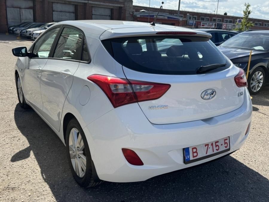Белый Хендай i30 2016 в Рига, объемом двигателя 1.40 л и пробегом 165 тыс. км за 7500 €, фото 28 на AUTOMOTO.COM.LV