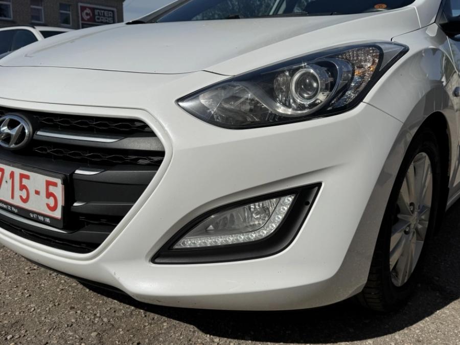 Белый Хендай i30 2016 в Рига, объемом двигателя 1.40 л и пробегом 165 тыс. км за 7500 €, фото 29 на AUTOMOTO.COM.LV