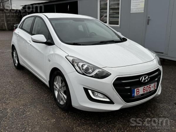 Белый Хендай i30 2016 в Даугавпилс, объемом двигателя 1.40 л и пробегом 0 тыс. км за 5950 €, фото 1 на AUTOMOTO.COM.LV